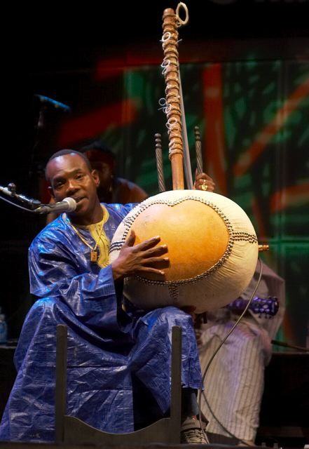 .: interlúdio :. Toumani Diabaté: The Mandé Variations – P.Q.P. Bach